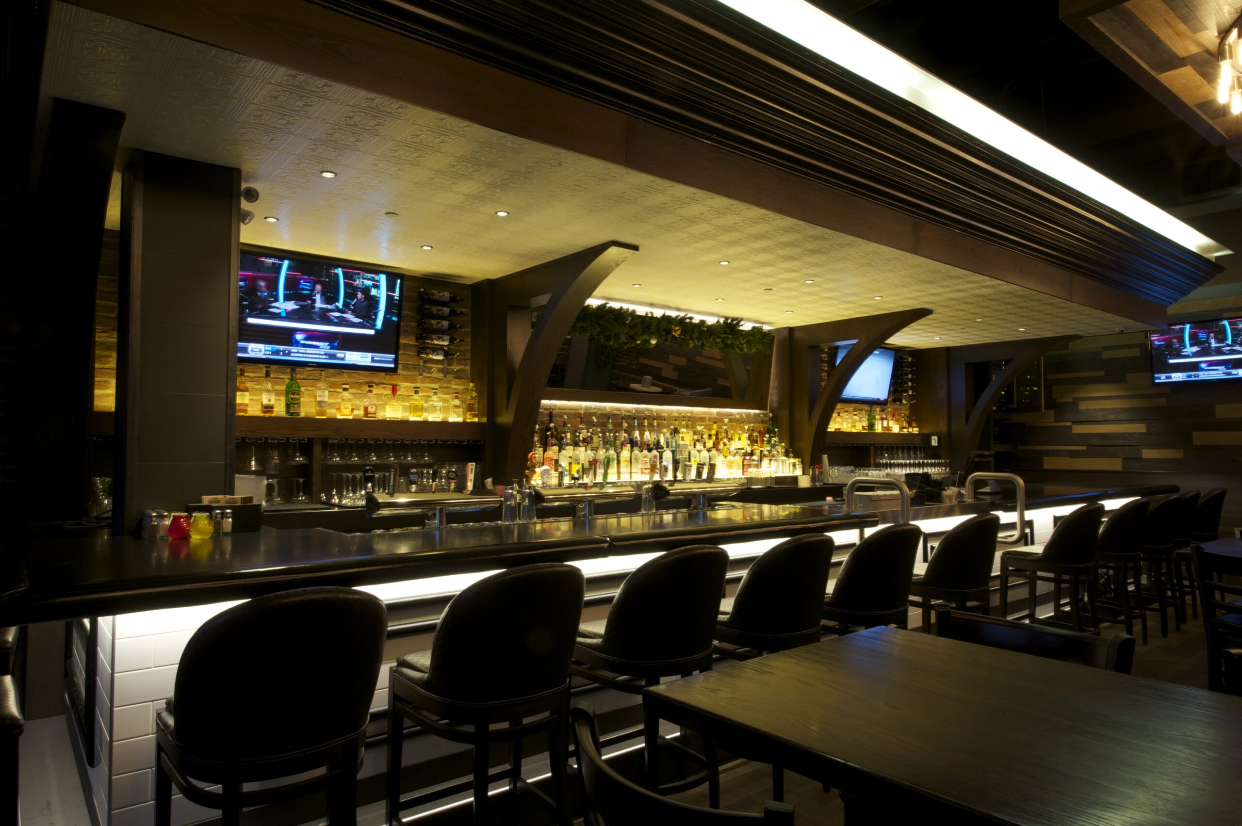 State and Main Restaurant - Luminii