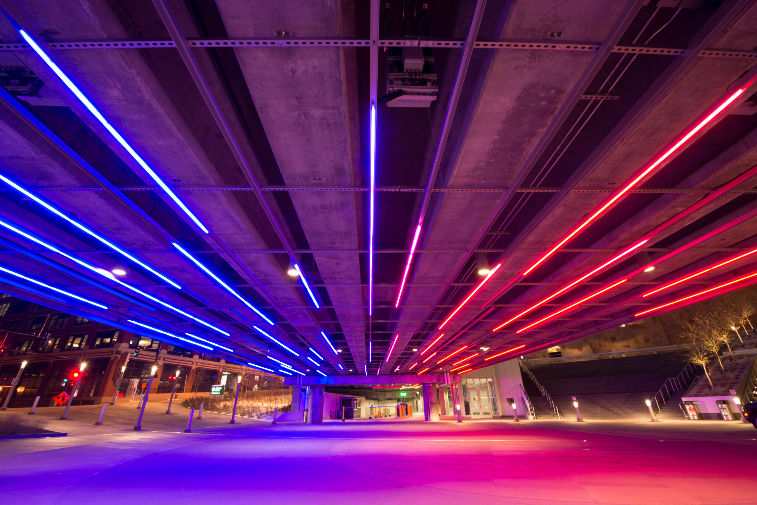 Target Field Metro Transit Station - Luminii