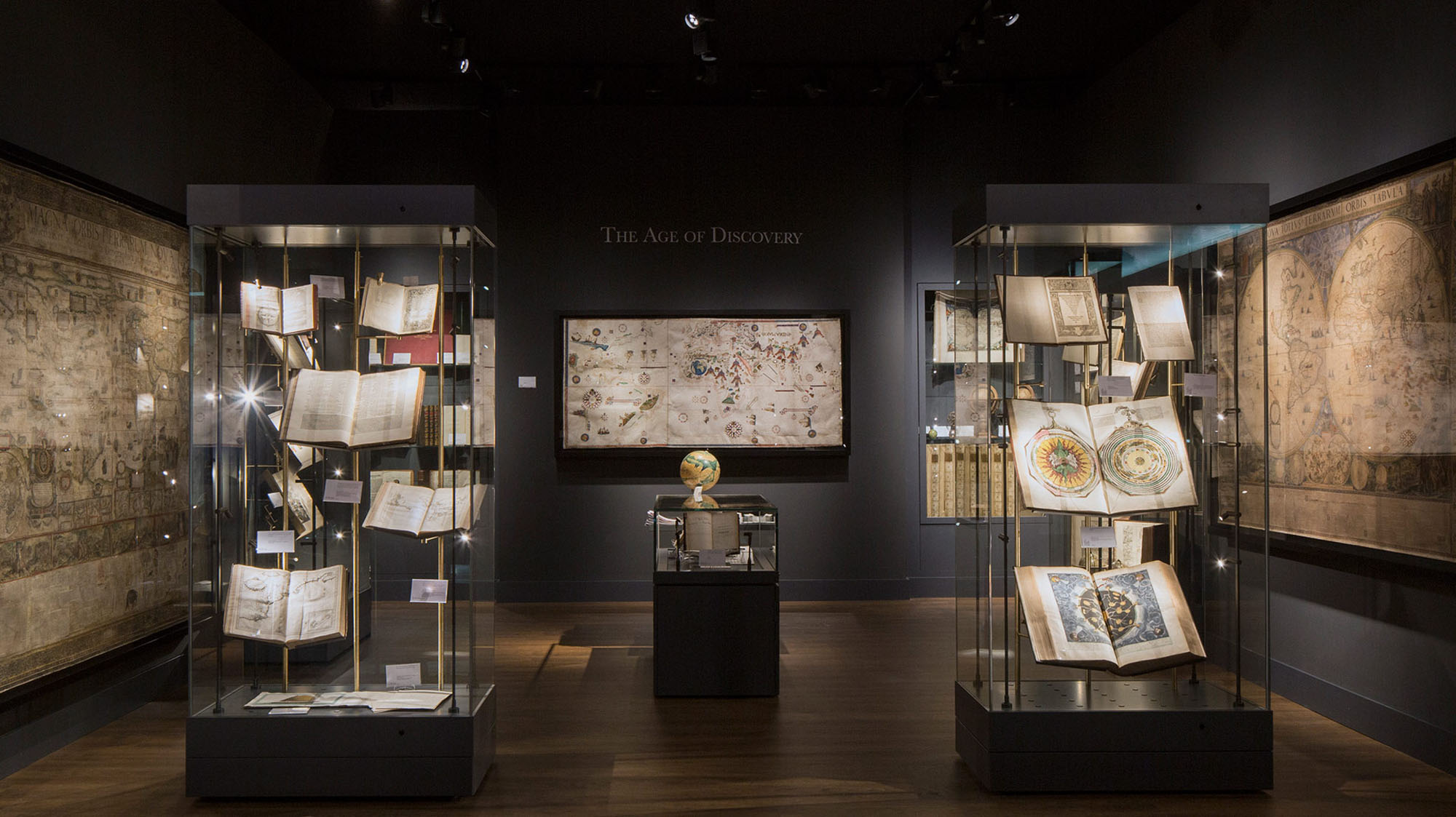 TEFAF - Daniel Crouch Rare Books - Luminii