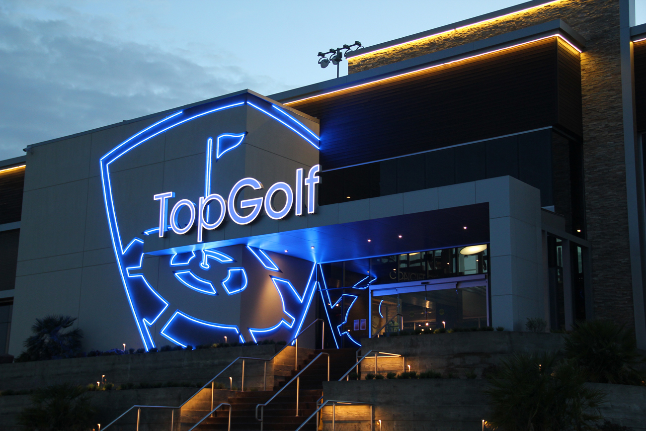 TopGolf - Luminii